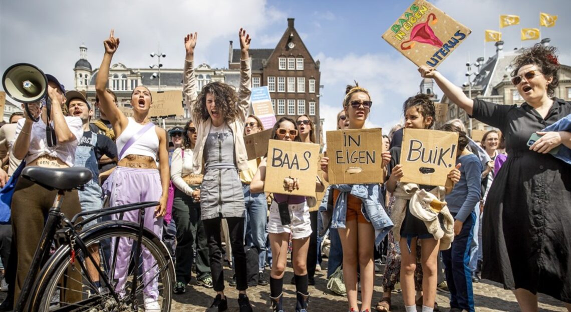 The Female Body Reclaimed: Dolle Mina and the Media – Public History ...